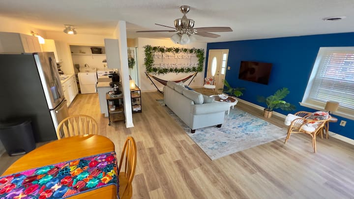 New! 0.5 Miles To The Beach! - Oak Island, NC