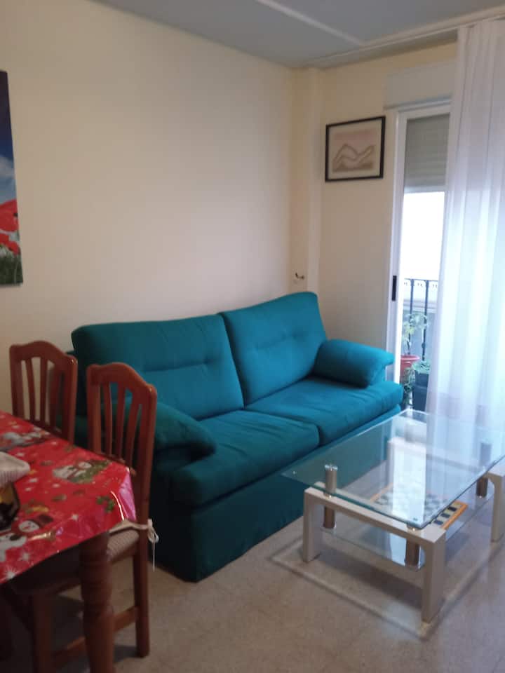 Se Ofrece Sofá Cama Confortable - Benidorm
