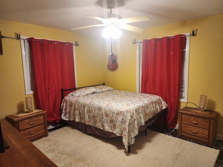 Comfortable, Cozy, Calm. - Montrose, NY