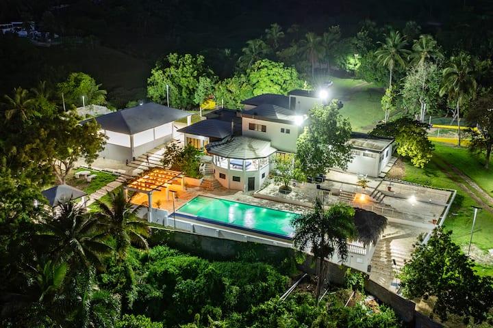 Resort Oasis: Pool & Weddings - 聖多明各