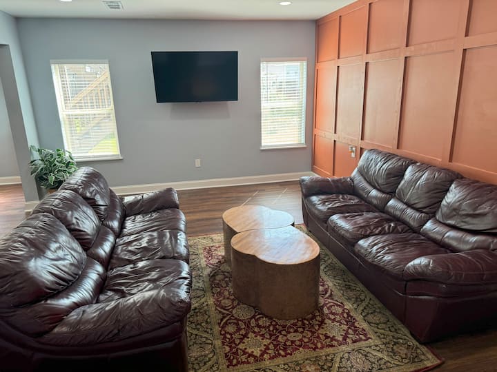 Luxurious Spacious Private Suite - Cumming, GA