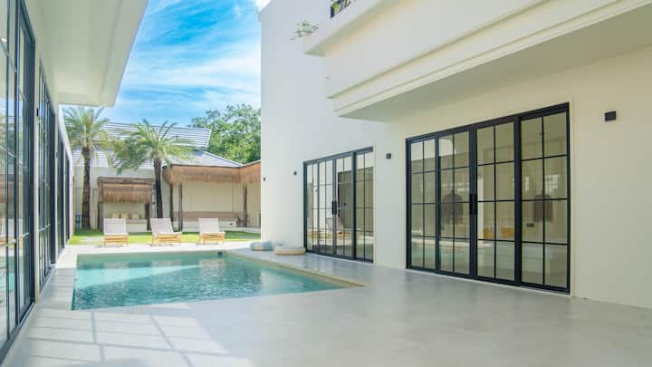 Luxury Mediterranean Villa - 푸켓