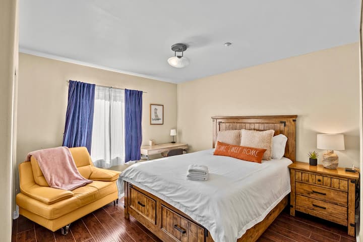 Cozy Fall Getaway In Pasadena | Free Parking - Pasadena, CA
