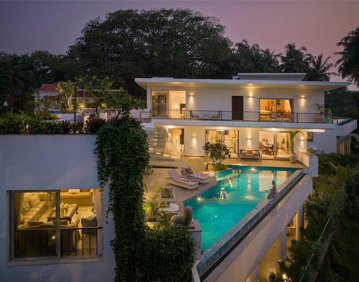 Serene Bayview 5bhk Oceanview Infinity Pool Vagtor - India