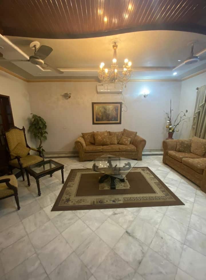 Luxury 5 Bed House - Dha Lahore - Lahore