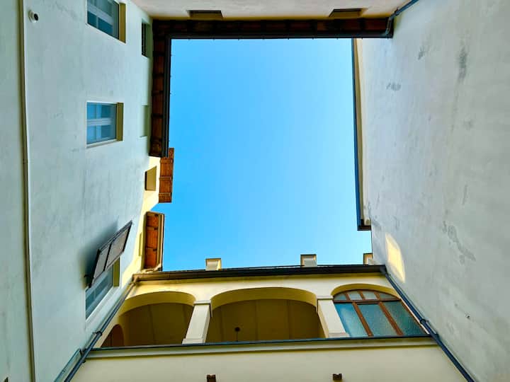 Claretta Downtown In Parma - Parme