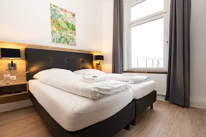 Deluxe Beach View Rooms At Strandhaus - Hamburg