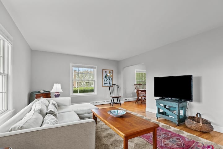 Coastal Cottage - Newport, RI