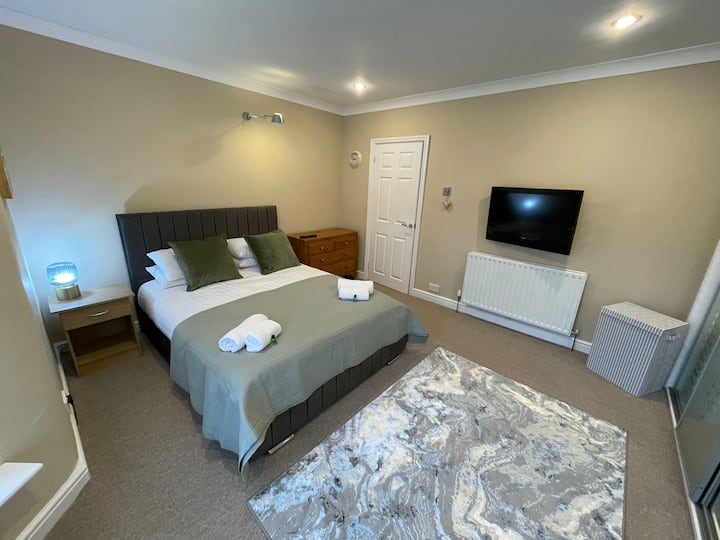 Welcoming 3 Bed Cosy Home - Crewe