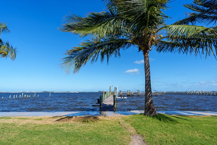 Waterfront Coastal Bungalow - Stuart, FL