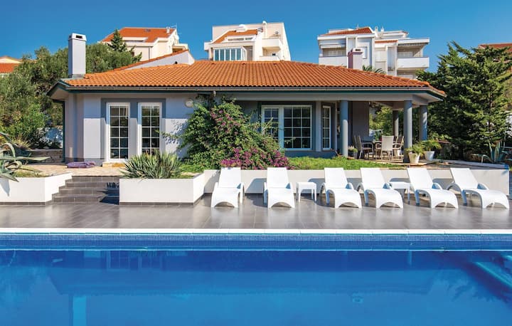 Charming Villa Antonija With Private Pool - Novalja