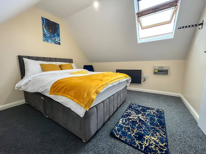 Sherry's 2 Bed Guest House - High Wycombe