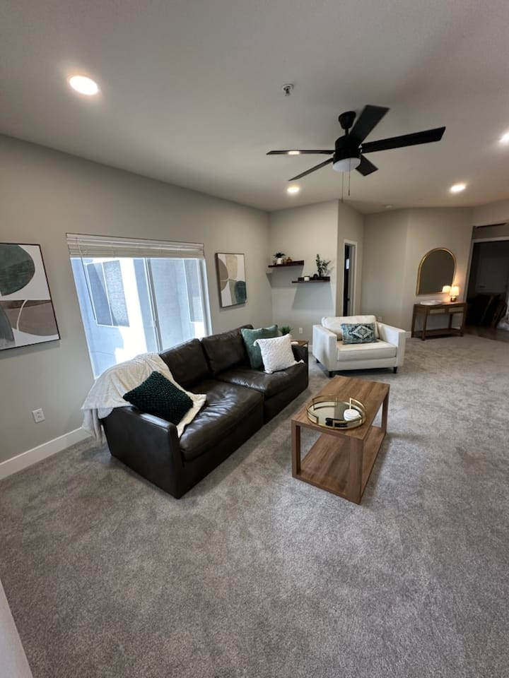 Arrowhead Getaway - Glendale, AZ