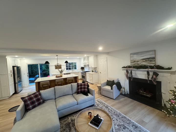 Perfect House For Grad Weekend -Walking Distance - King of Prussia