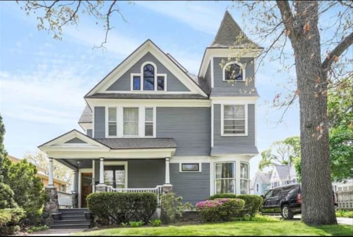 3 Bed 3 Bath 2nd Unit - Grand Rapids, MI