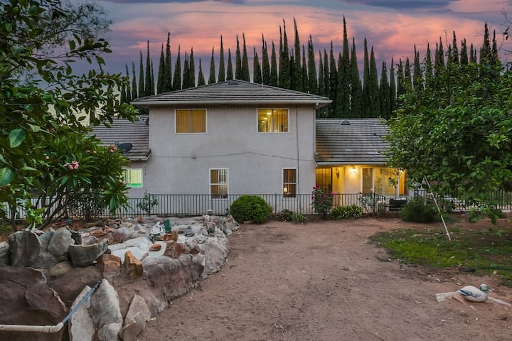 Villa Bernardo -4br- Game Room & Family Fun! - Escondido, CA