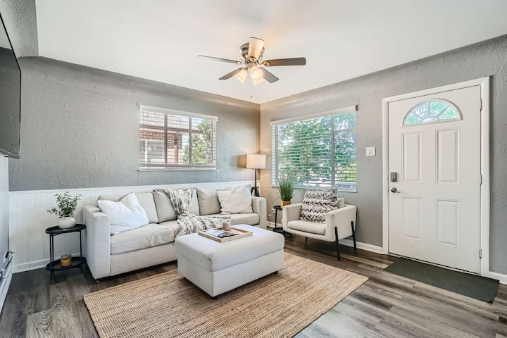 Sloan's Lake Duplex: Upper Level - Lakewood, CO