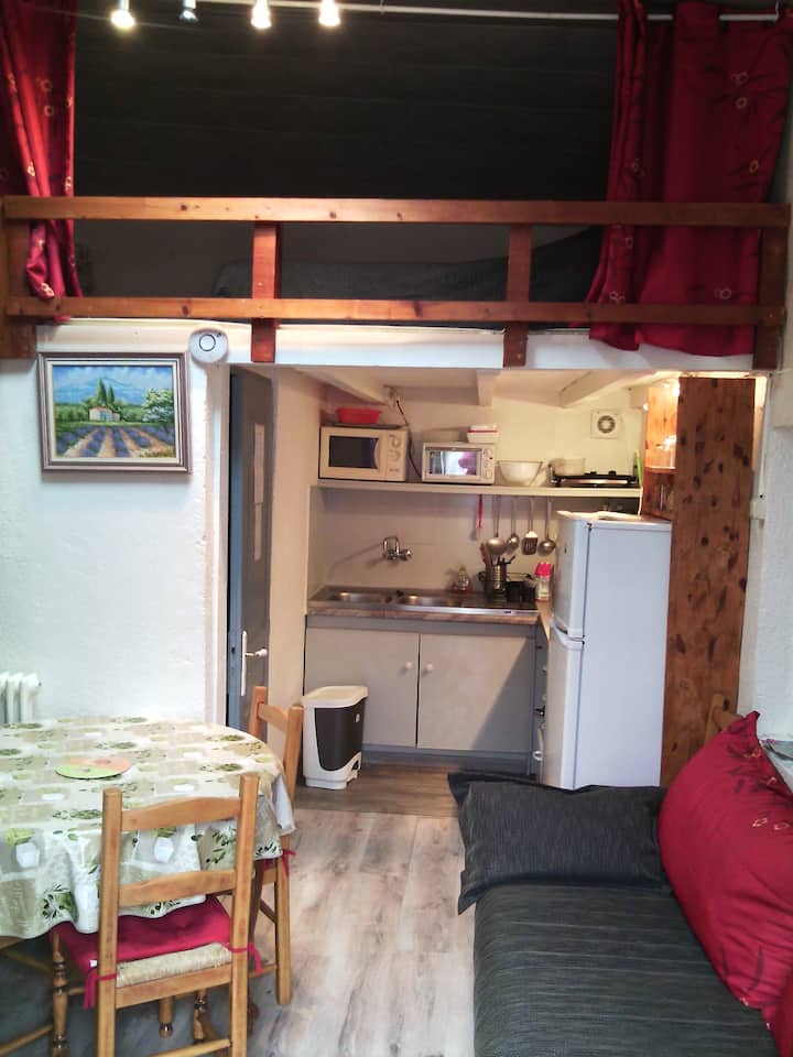 Studio Indépendant Dans Maison - Éguilles
