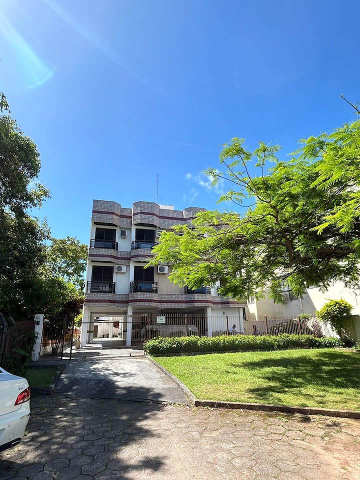 Pertinho Do Mar, 3 Dormitórios. - Florianópolis