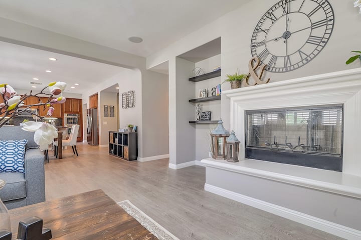 Polished Home-long Stay 5 Bedrooms & 4.5 Baths - Eastvale, CA