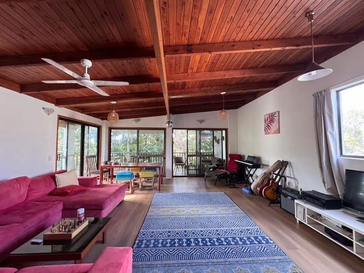 Sunny Room Near Beach & Cafés - Sunshine Coast Queensland, Australia