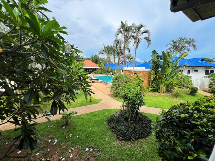 Tropical Retreat And Pool Access - Phuket