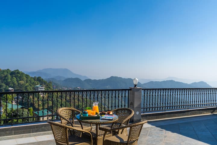 4 Br Nr Kasauli- Terrace | Bonfire | Views | Meals - Solan