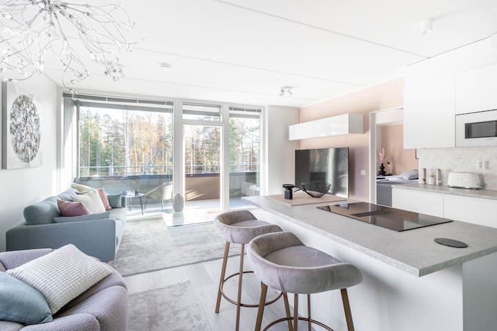 King Bed 2 Br With Private Sauna, Patio & Parking - Helsinki