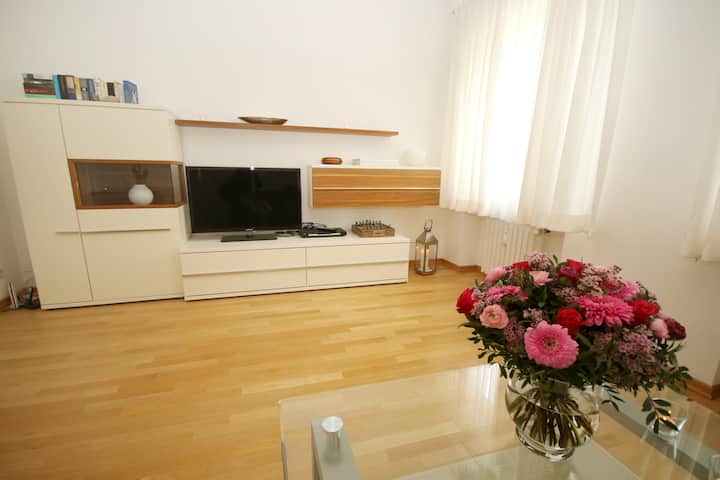 Hochwertig Möbl. Wohnung In Düsseldorf, Carlstadt - Düsseldorf