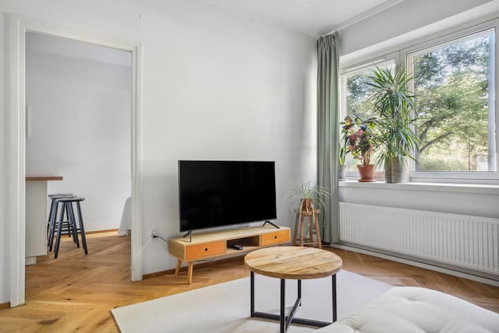 Bright Minimalistic Apt In Töölö - Helsinki