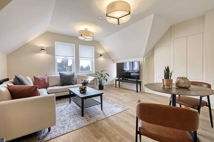 Exceptional One Bedroom Apartment In Westcliff - 濱海紹森德