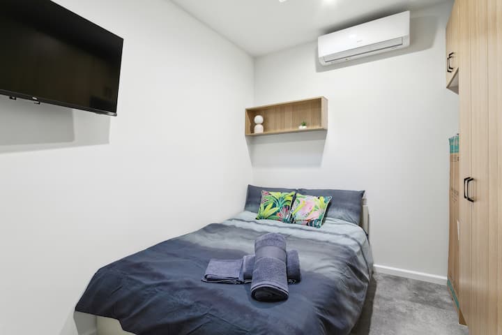 A Room In Adelaide City (Room 7) - Adelaide