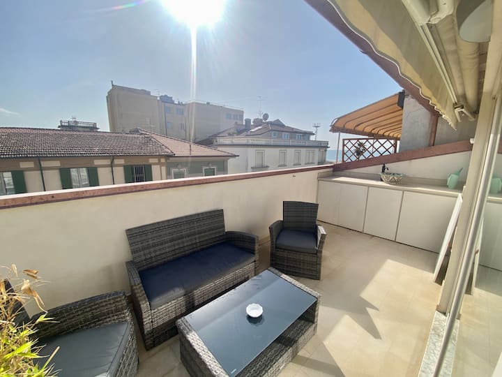 Front Beach Apartments - Attic - Viareggio