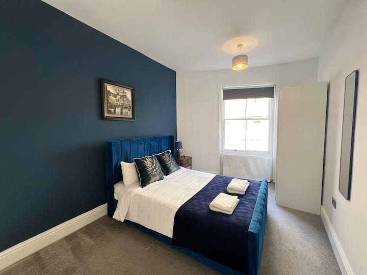 Free Parking! Five Bedrooms Town House - Brighton