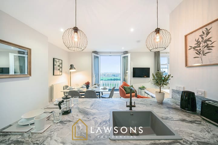 Luxury 3br Penthouse With Sea Views - Gosport