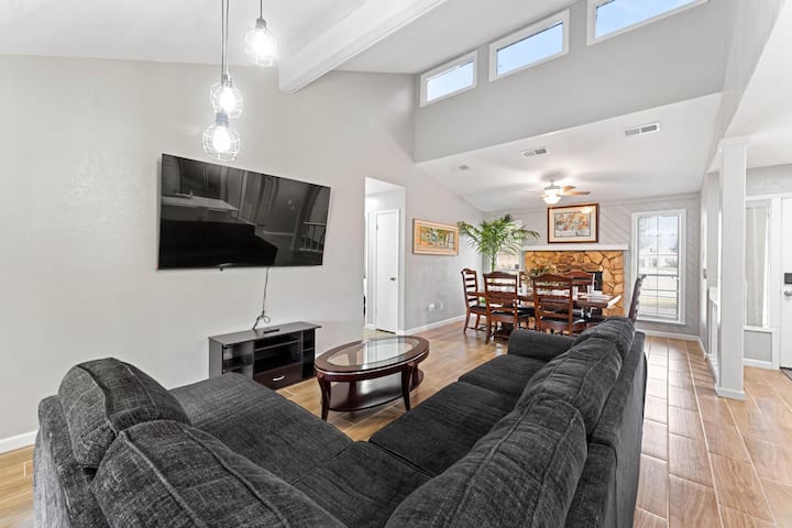 Spacious Memory Family 5br@ Central Beach - Jacksonville