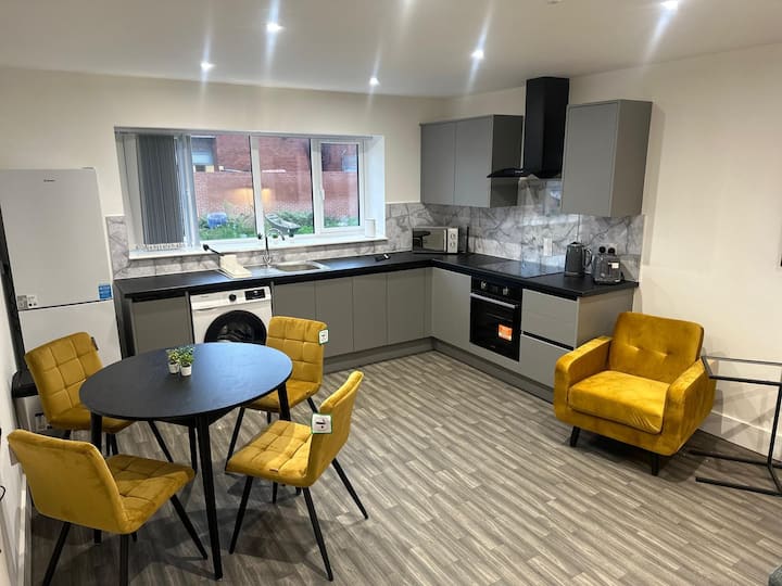 Charming 2-bed Flat: Ideal For City Explorers - East Midlands Airport (EMA)