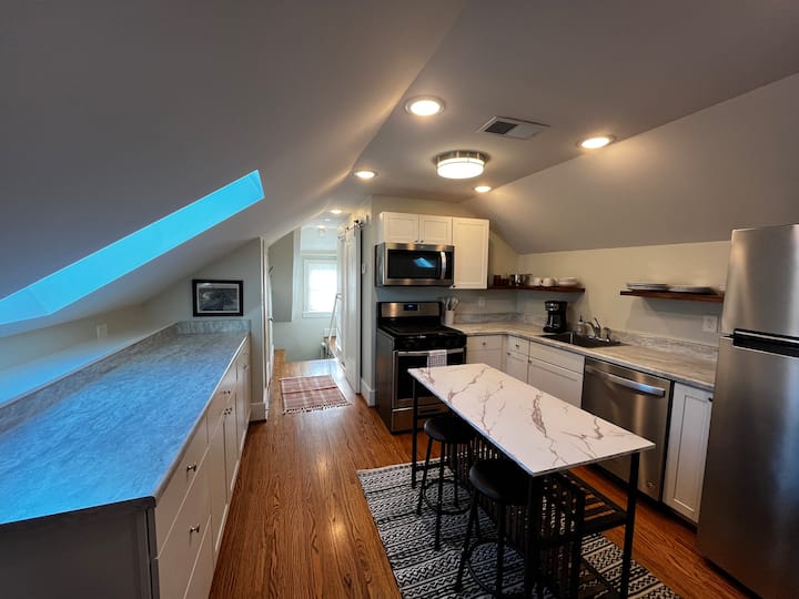 + Highlands Studio + Laundry + - Louisville, KY