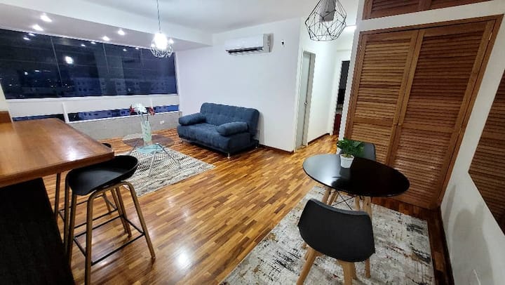 Av Los Dos Caminos Cc Millennium - Caracas