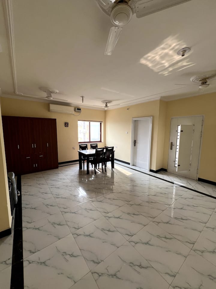 Spacious 2bhk W/ Ac & Wifi,close To Krishna Balram - ブリンダーバン