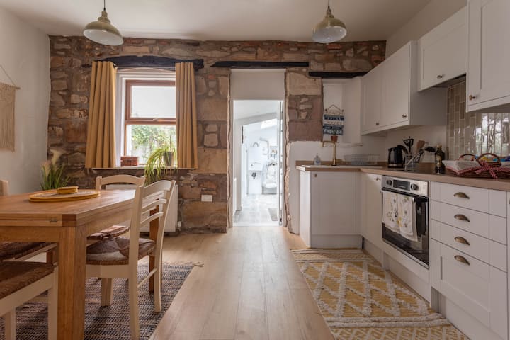 Fisherman's Cottage By The Sea - Morecambe