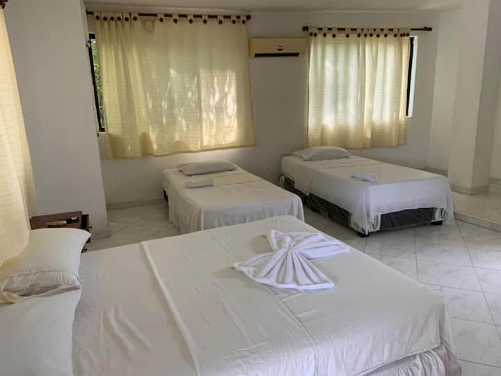 Habitación Cuádruple, Aire Acondicionado Ac01 - Melgar
