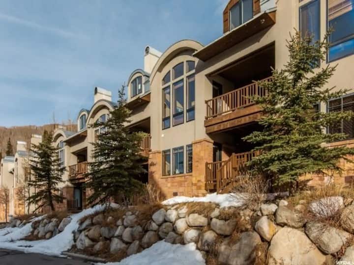 4 Bdr Swiss Chalet In Solitude, 5 Min To Lifts - Snowbird, UT