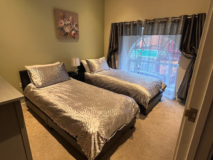 Glastonbury Gem, 2 Bd Apt - Glastonbury