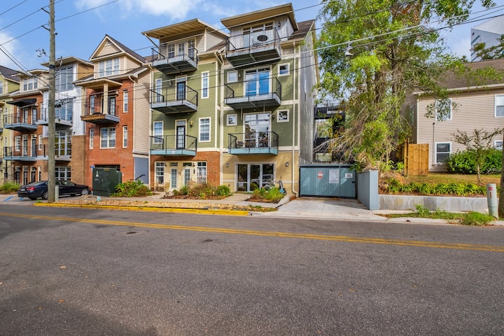 The Governor - A Luxury Downtown Condo - Tallahassee, FL