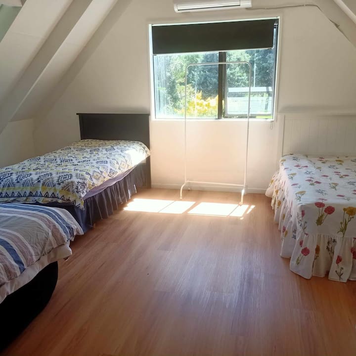 Sleep 3 Single Beds - Blenheim
