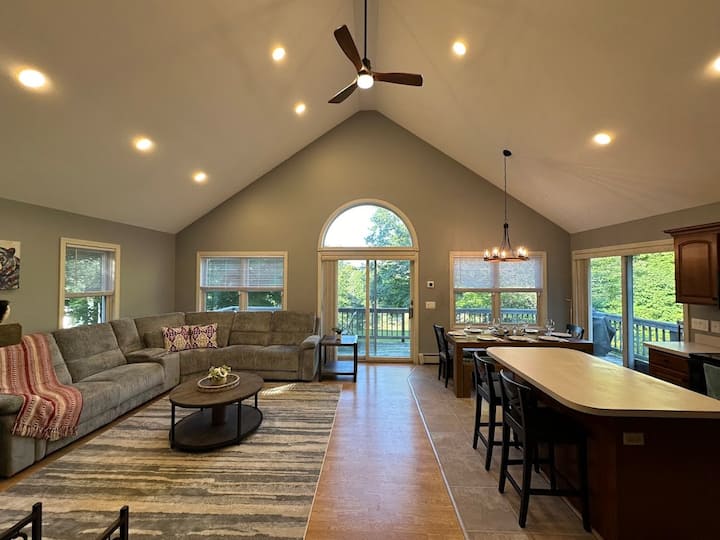 Ideal For 4 Couples! Just 1/2 Mile From Gunstock! - Gilford, NH