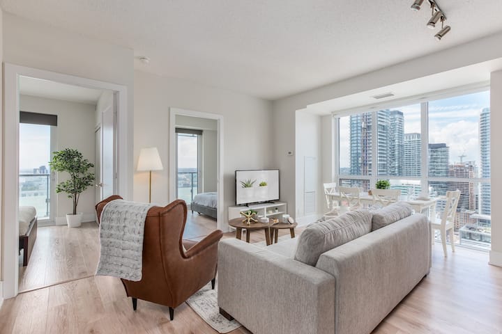 Stylish Stunning Condo W/ Free Parking, Gym, Pool - Toronto