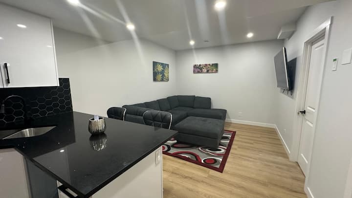 Cozy 2bdrm Basement Guest Suite - 캘거리