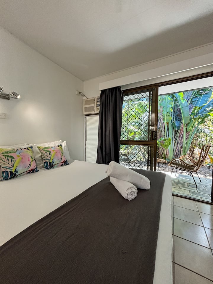 Superior Queen Studio At Amaroo - Picnic Bay